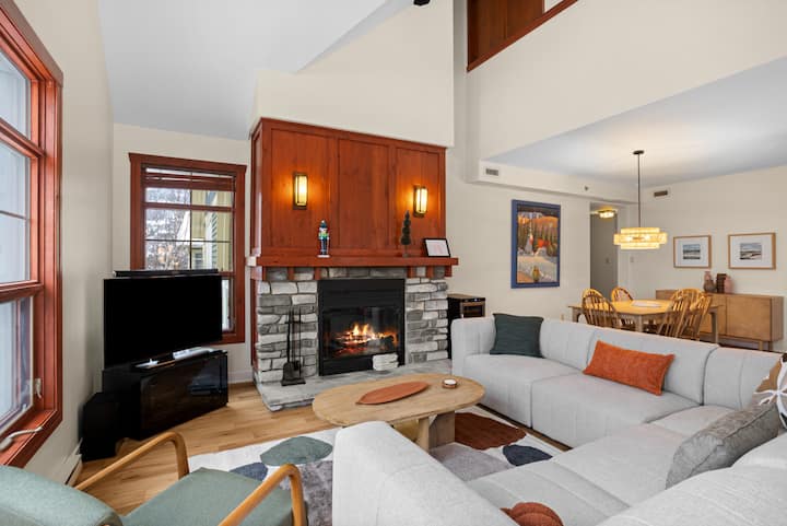 Les Eaux | 3br, Sauna, Fireplace & Jacuzzi Access - Mont-Tremblant