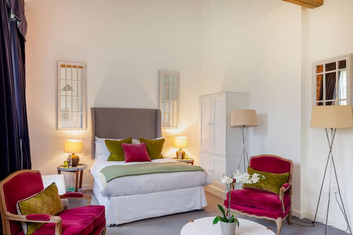 Rotheram (Suite) At Bicester Heritage - Bicester