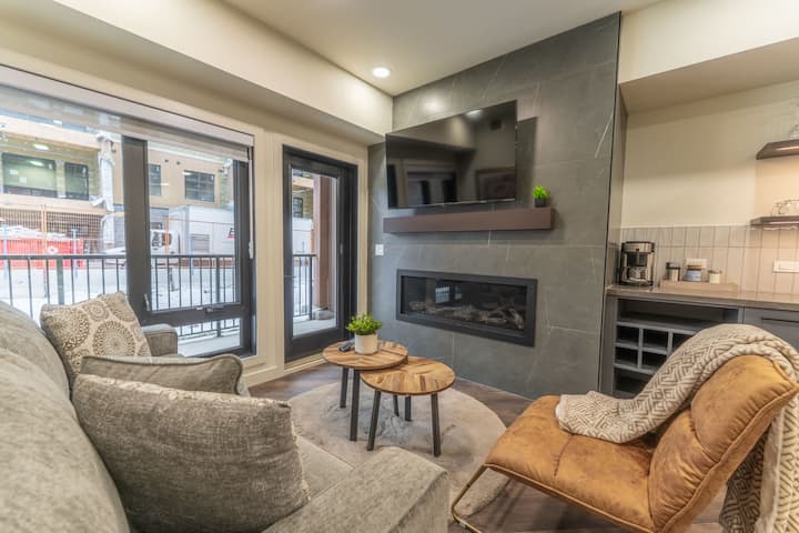 Rocky Mountain Hideaway W Pool And Trainside Charm - Canmore