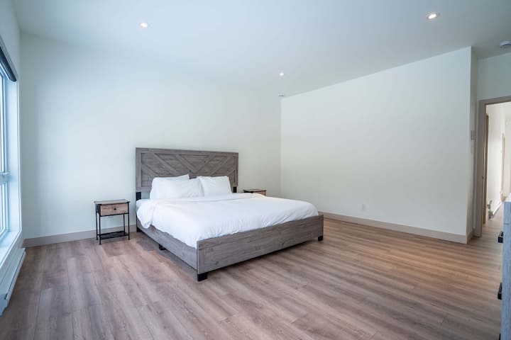 Spa, Billard Et Confort | Chalet Le Barista - Hawkesbury