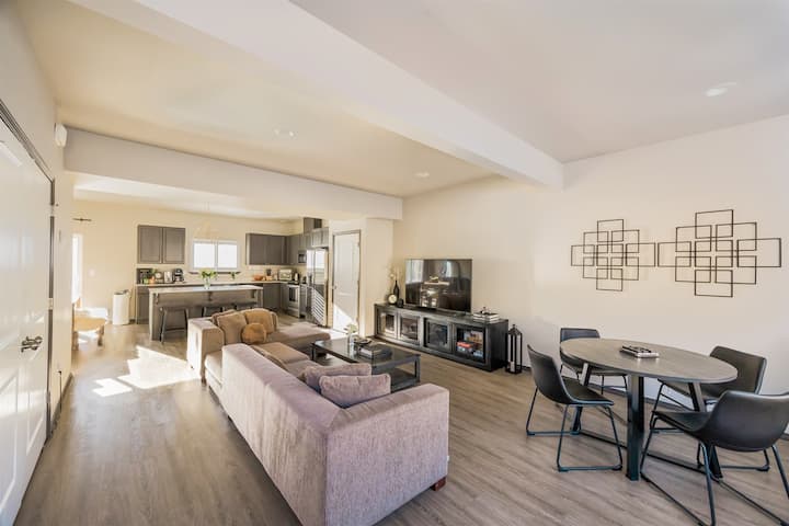 Family-friendly East Wenatchee Home | Sleeps 8 - Wenatchee, WA