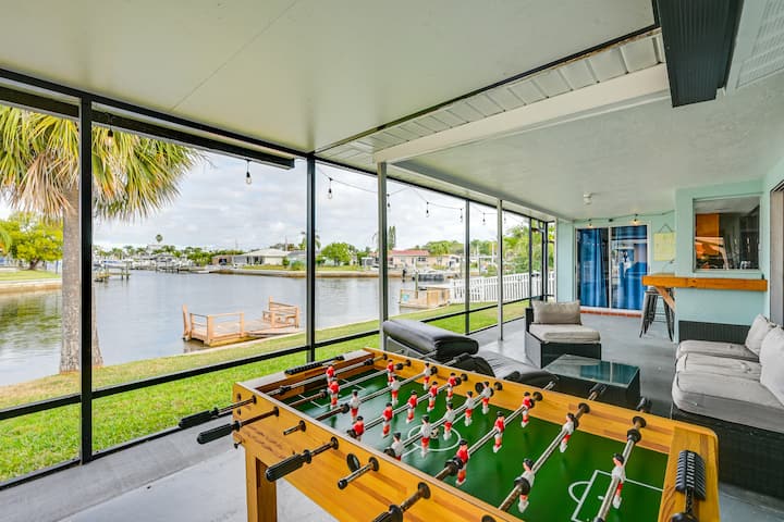 4 Mi To Beach! Waterfront New Port Richey Retreat - New Port Richey, FL