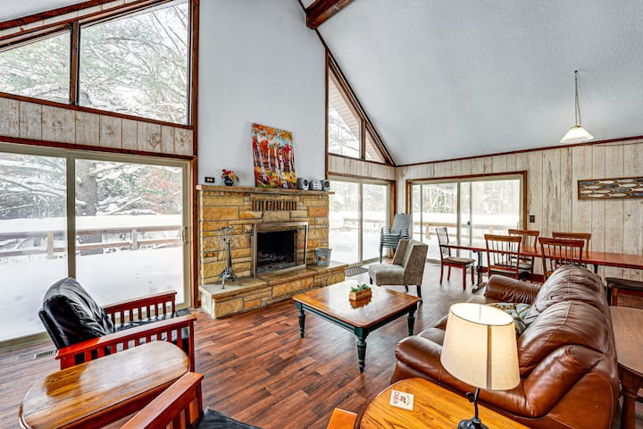 Pere Marquette Riverfront Cabin W/ Fishing Access - Baldwin, MI