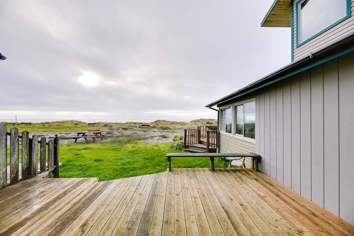 Sanderling Sea Cottages, Unit 1 With Deck! - Yachats, OR