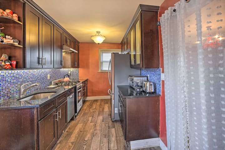 Charming New York Escape Near Central Park! - Westbury, NY