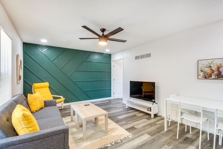 Pet-friendly Overland Park Condo With Pool Access! - Frisco Lake