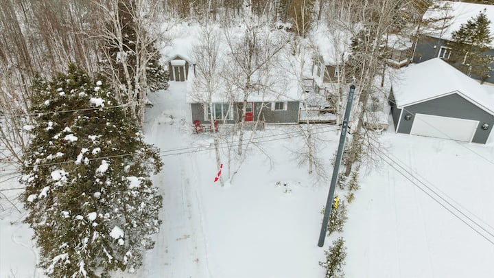 Miller Lake Maple Retreat - Cozy Bruce Escape - Bruce Peninsula