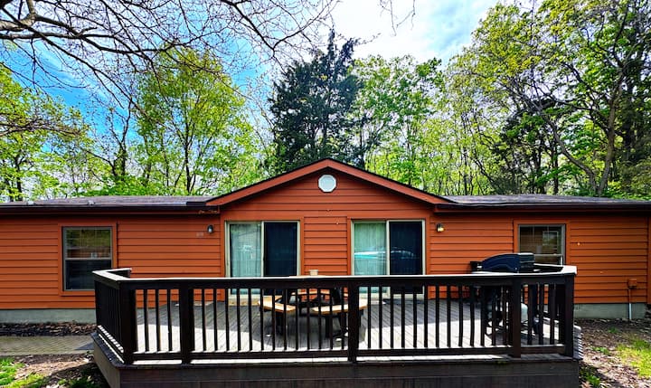 Comfort First, Fun Follows | 10 Ppl | Ic98 - Put-in-Bay, OH