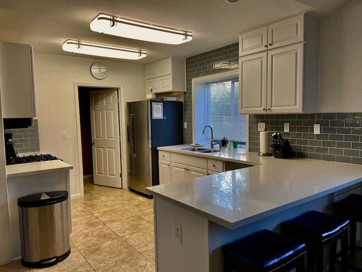 Modern 3br Retreat With Deck, Gazebo, Lawn Games - Trinidad, CA