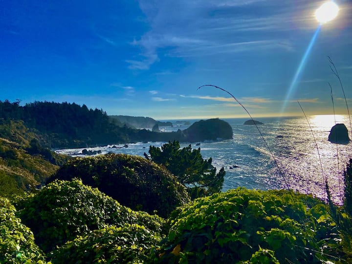 Luxury Oceanfront Suite For Two @ Whale Rock - Trinidad, CA