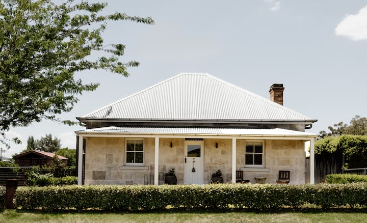 Airdrie—storybook Country Cottage Charm - Mudgee