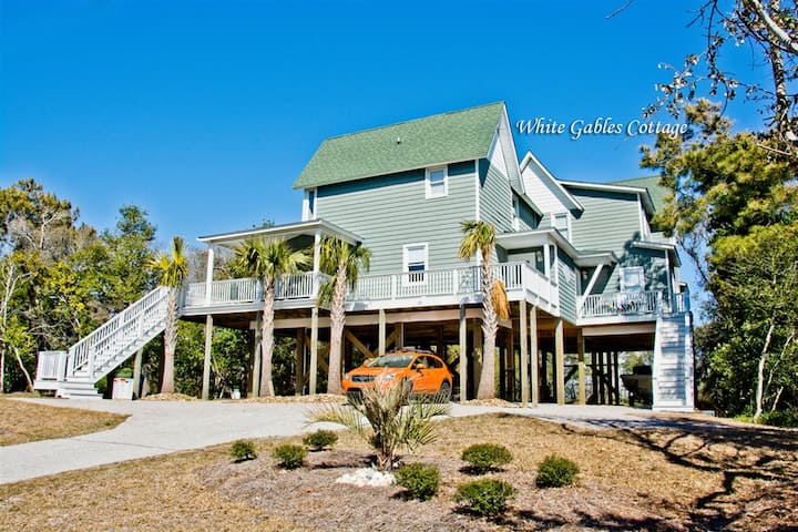 White Gables Cottage, Oceanside Duplex - 翡翠島