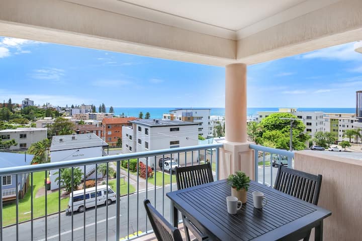 Kings Beach Ocean Views Apartment - Caloundra