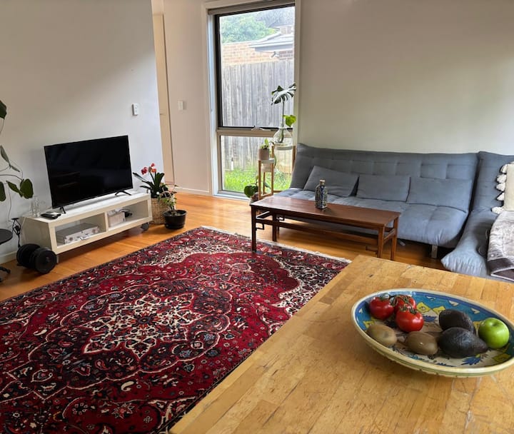 Cozy 2bdr Ivanhoe Unit With Modern Amenities - Ivanhoe