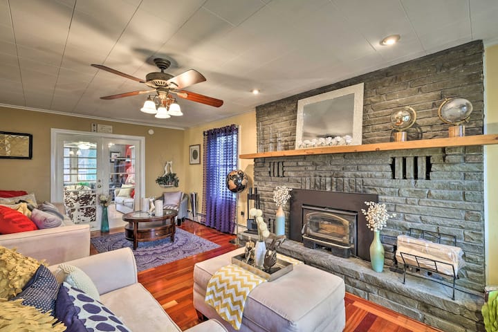 Stylish Suburban Getaway, 10 Miles To Royal Mtn! - Gloversville, NY