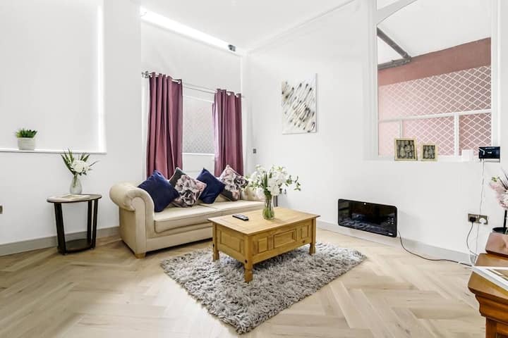 Stylish 2-bed Paddington Flat - London