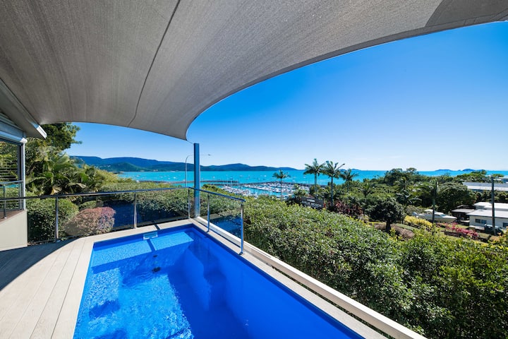 Heart On Airlie Cres  Airlie Beach Waterfront Home - Airlie Beach