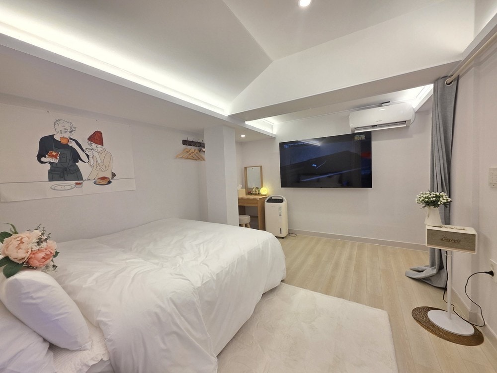 #Mascotas #Jacuzzi #Hanok Village #Sala de la Catedral de Jeondong ...