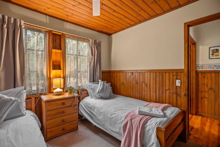 Stayau ·Lakeview Cottage· Cozy Nature Retreat - Healesville