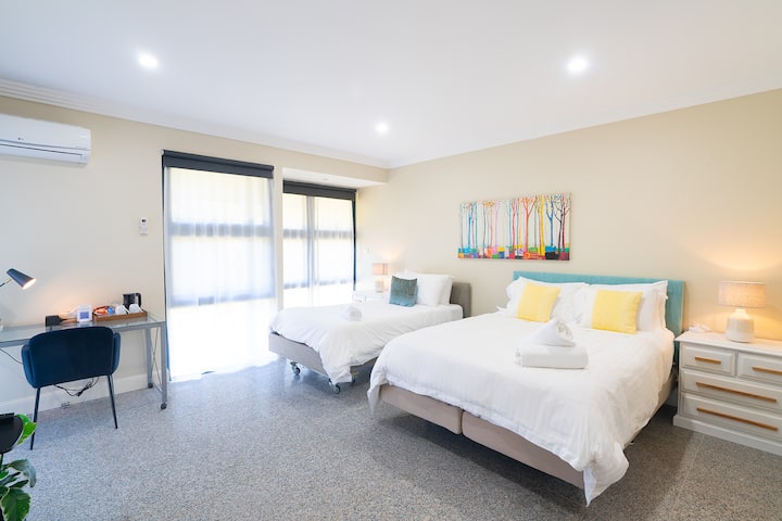 Suite 3 — Queen + King Single - Morisset