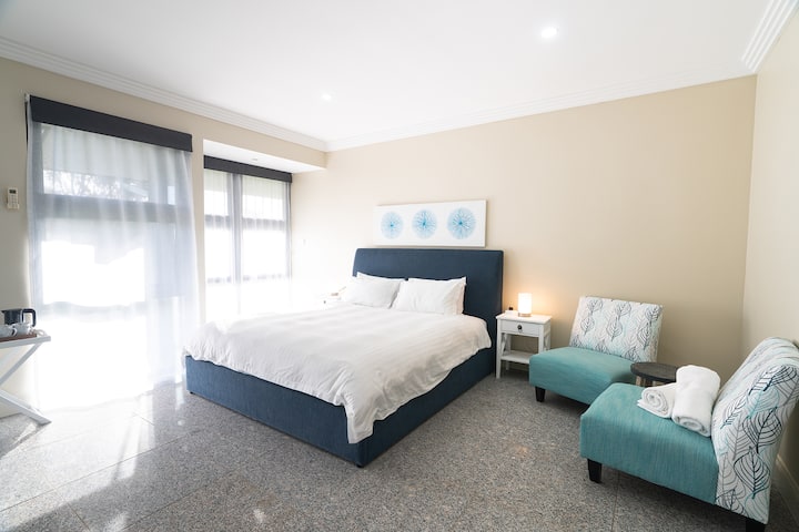 Suite 5 — King + King Single With Trundle - Morisset