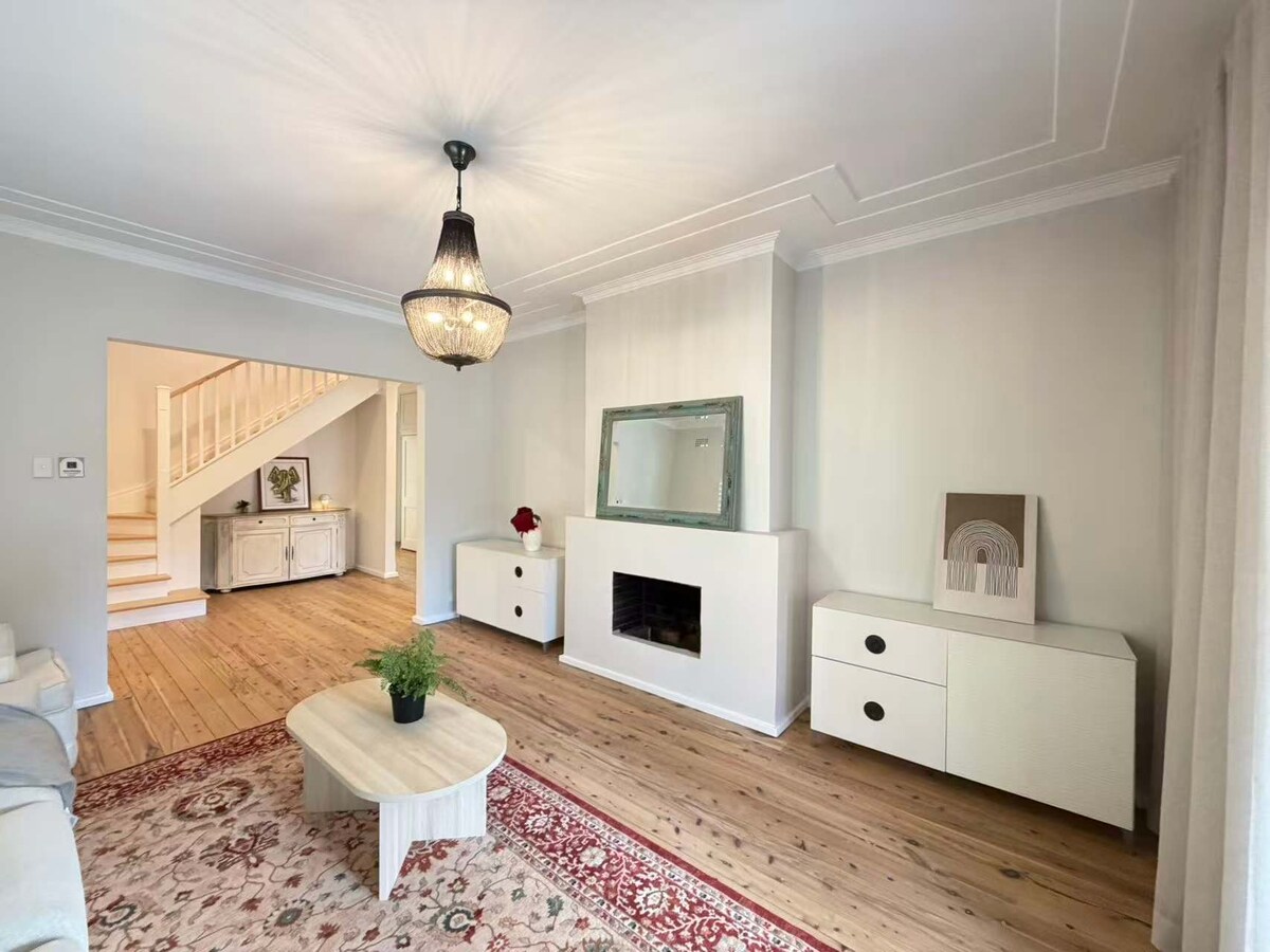 Elegante refugio familiar de 5 dormitorios con piscina en Linley Point ...