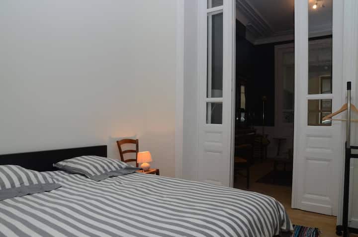 Duplex Pour 6 Self Check In A St Gilles - Bruxelas