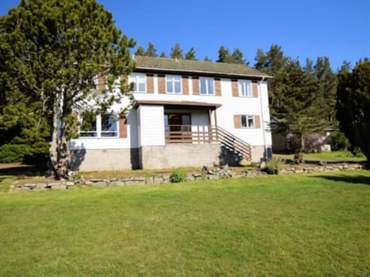 Greenaway By Interhome - Moray