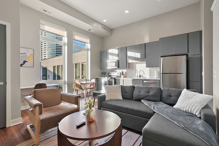 Cozysuites Marquee 1br W/ Pool & Gym | King Bed - Marais poitevin