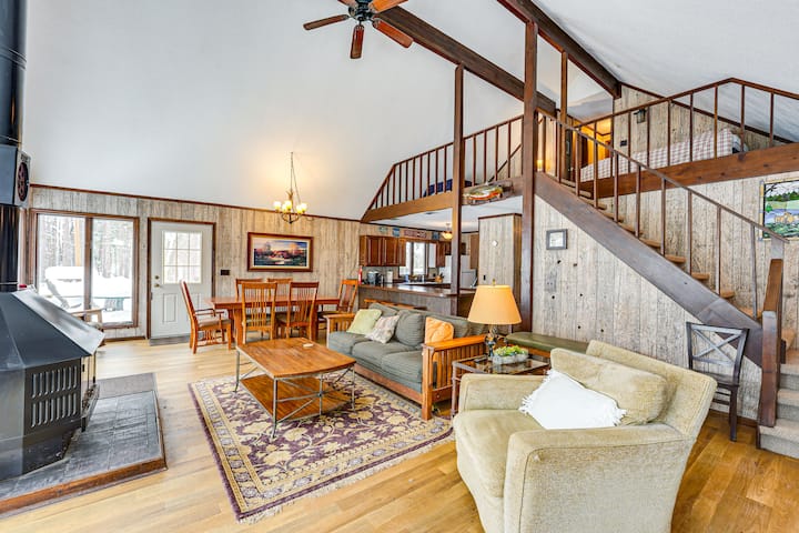 Pere Marquette Riverfront Retreat, Fish On-site! - Baldwin, MI