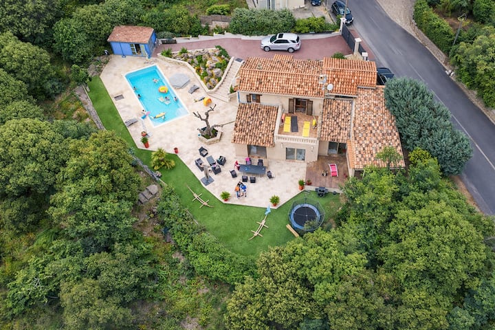 Villa Méditerranéenne Avec Piscine Et Jardin - Fréjus
