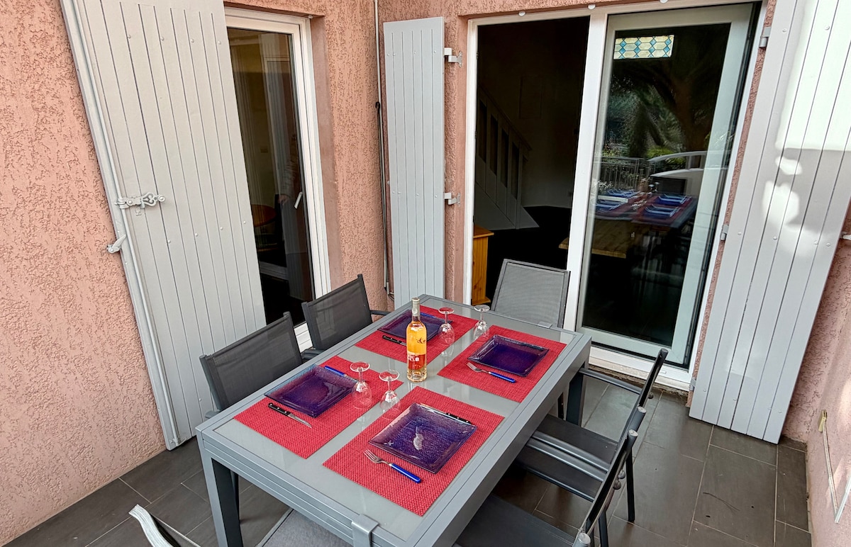 Bright Duplex in Cavalière Steps from the Beach - Flats for Rent in Le ...