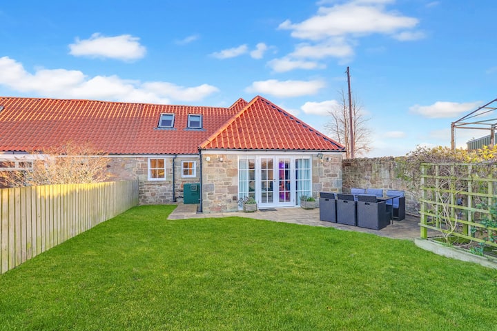 Old Farm- North East Escapes - Bamburgh