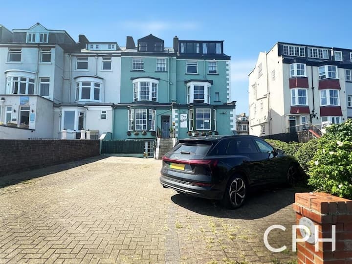 Room 1, Double, Garden View, Ground Floor - Scarborough