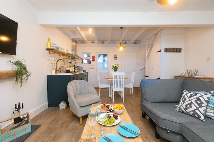 Dan’s Den-cottage–dog Friendly–wood Burner - St Ives