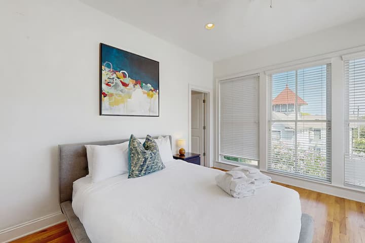 The Coral| Downtown|steps To King - Charleston, SC