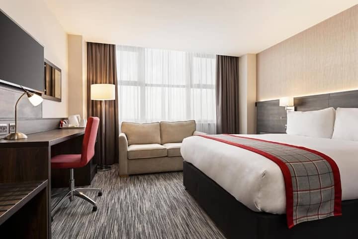 Family Room | Ramada East Kilbride | Near Park - Strathaven