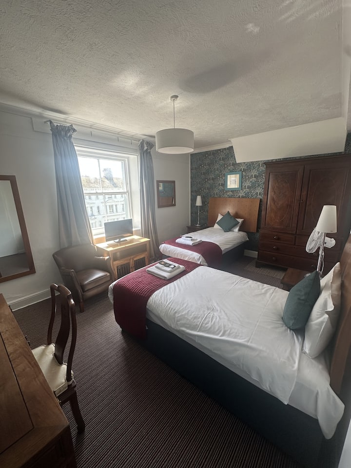 Twin-economie-sdb Privée Avec Douche-vue Sur Le Co - 이스트본