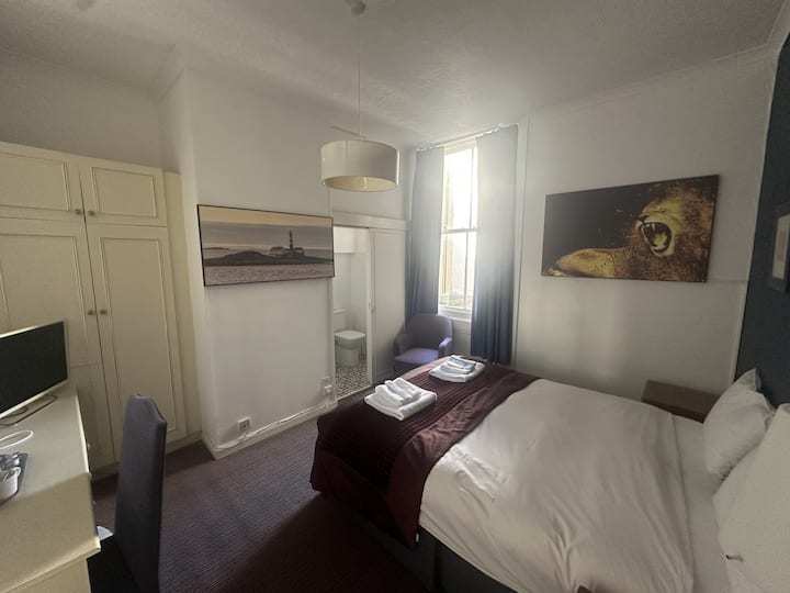 Double-economie-sdb Privée Avec Douche-pas De Vue- - Eastbourne