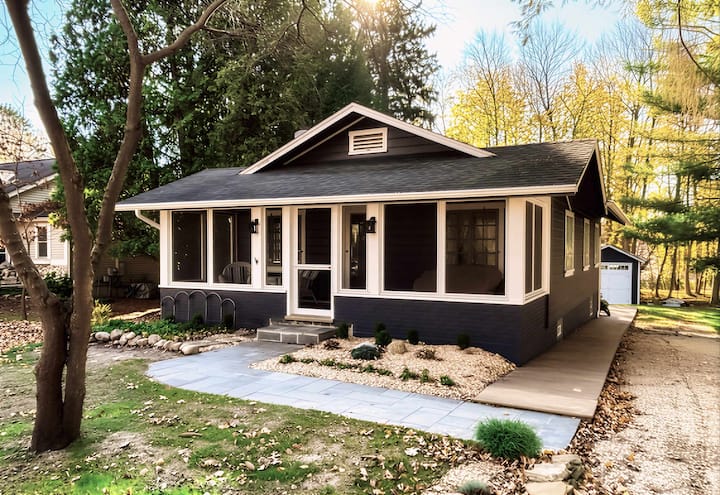 Charming Craftsman Cottage, Walk To Beach - Douglas, MI