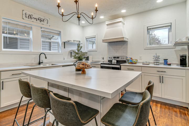 Walk To Marshall University: Home W/ Private Yard! - Huntington, WV