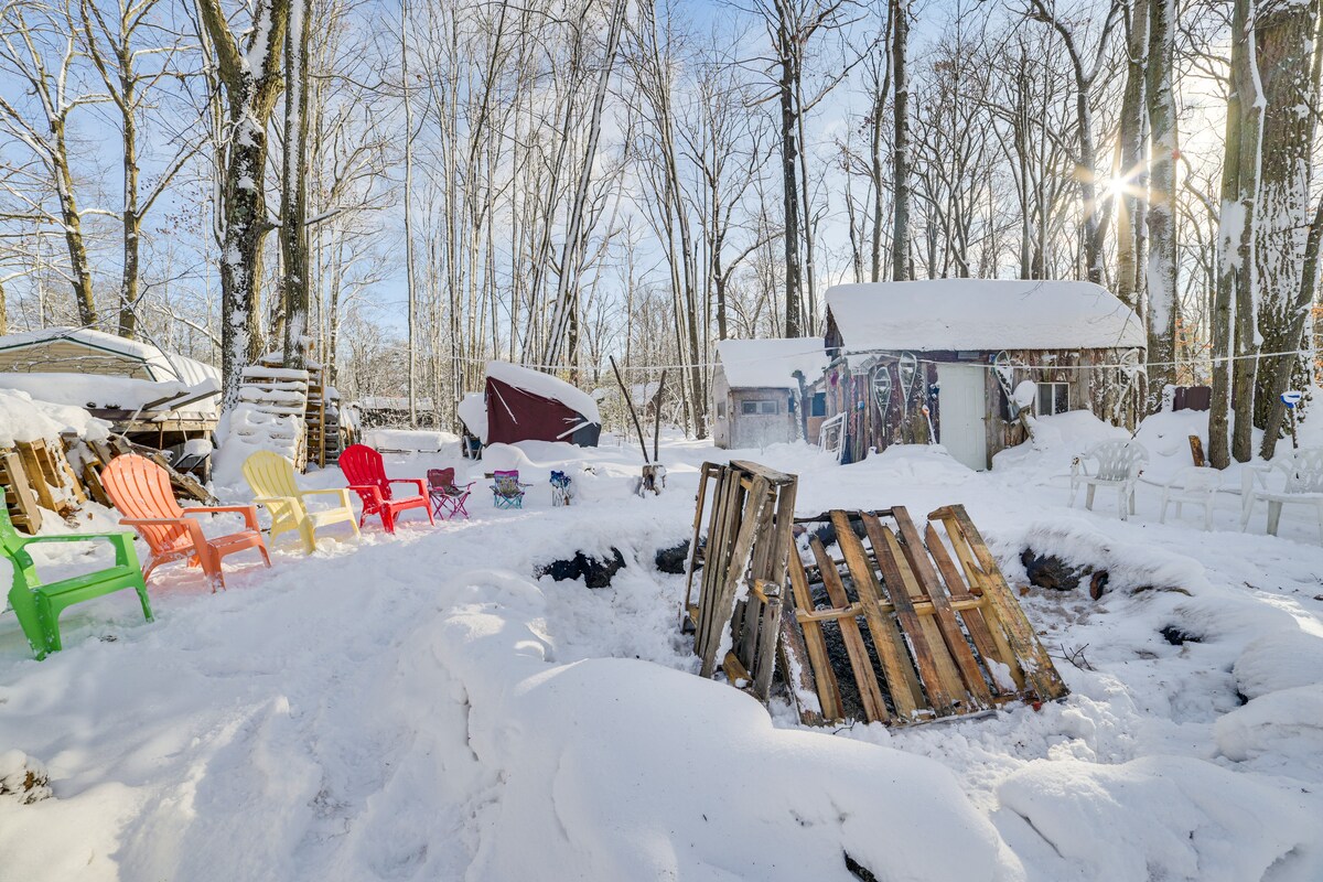 1 Mi to Otsego Lake: All-Season Family Home - Houses for Rent in ...