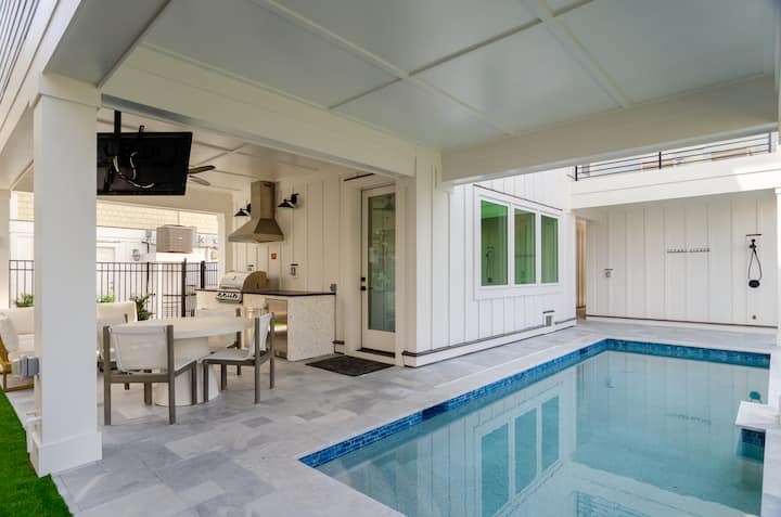 Stunning Custom Home With Pool & Rooftop Deck - - Wilmington, NC