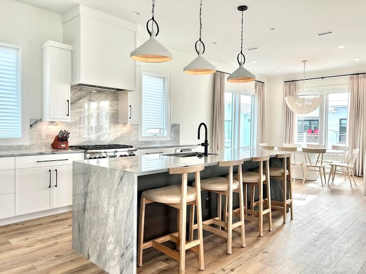 Stunning Custom Home With Pool & Rooftop Deck - - Wrightsville Beach, NC