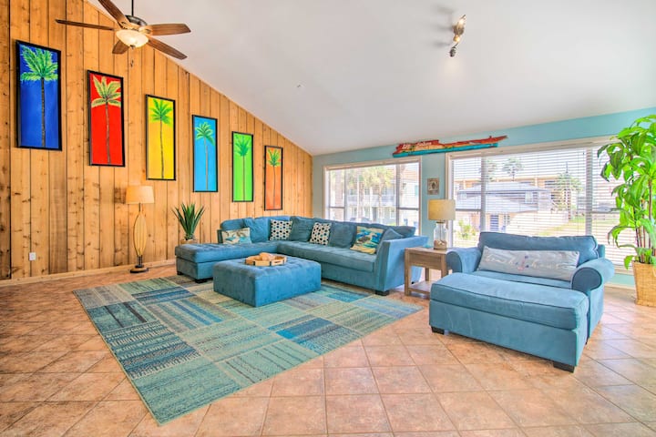South Padre Home W/ Pool & Hot Tub: Walk To Beach! - South Padre Island