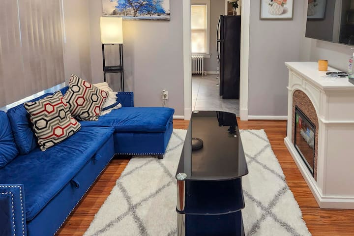11 Mi To Manhattan: Pet-friendly Duplex W/ Yard! - New York