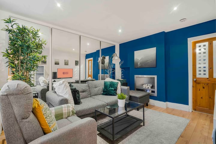 Cozy 3-bedroom Home In Droylsden - Oldham