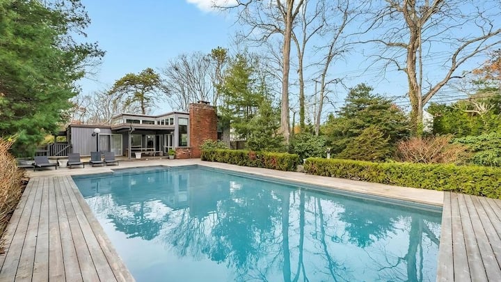 Hampton Bays Poolside Escape - Hampton Bays, NY