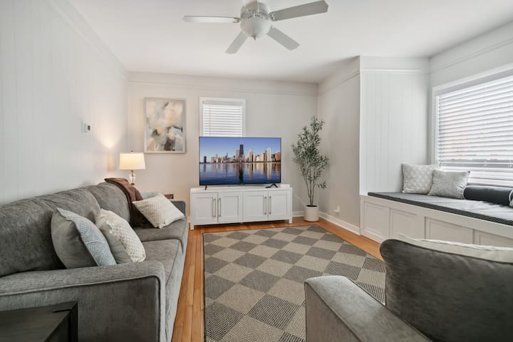 Cozy 3 Bedroom In Dt Libertyville Near Naval Base! - Libertyville, IL