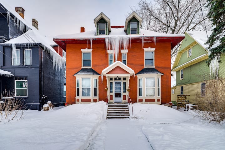 Steps To Dtwn Sault Ste Marie: Historic Home! - Sault Ste. Marie